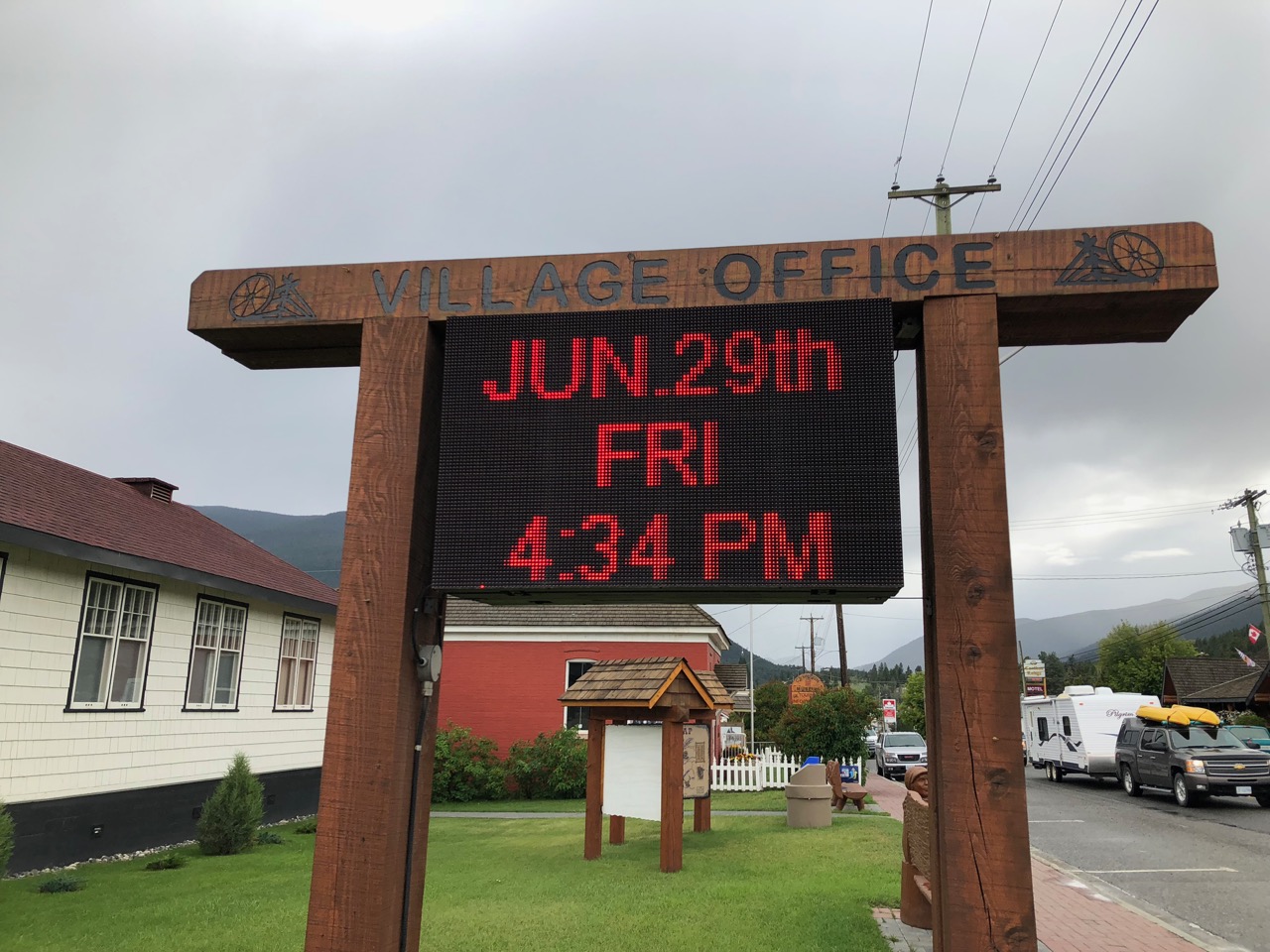 No way to get around the rain, Clinton BC – Twoems